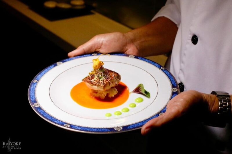 Baiyoke 82nd Floor Crystal Grill Buffet & Observation Deck - The Buffet Experience: Food and Atmosphere