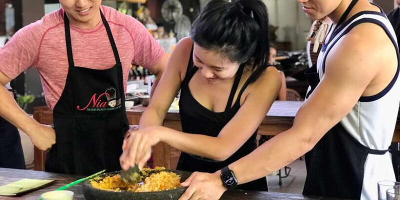 Bali: Balinese Cooking Class and Market Tour - Transportation and Group Size