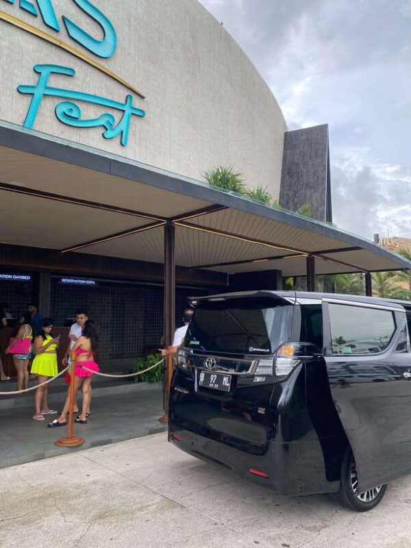 Bali: Beach Club Day Tour with Luxury Experience - Transportation and Timing