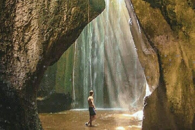 Bali best waterfall - Visualize the Journey