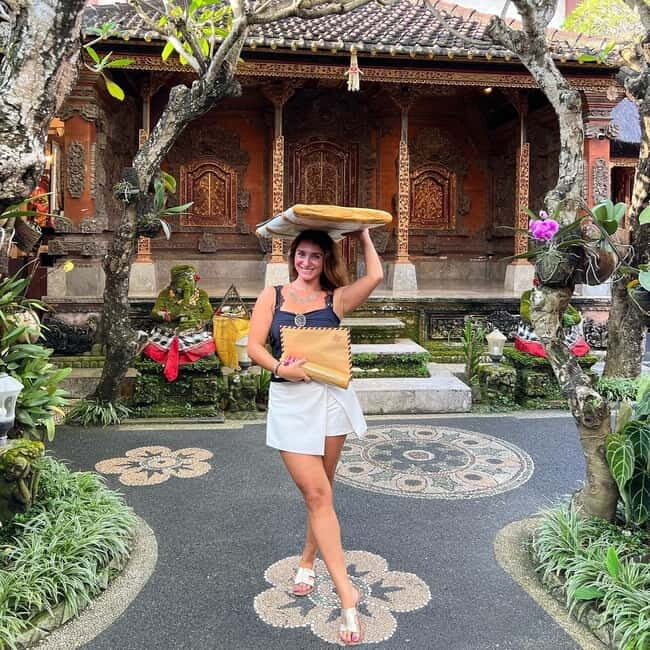 Bali : Exploring the World of Art - Key Points