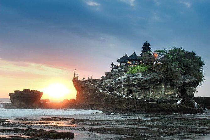 Bali Half-Day TANAH LOT SUNSET, Taman Ayun Temple with Dinner - FAQ