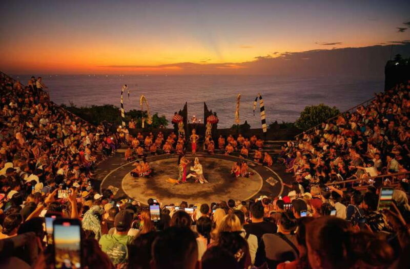 Bali: Half Day Uluwatu Sunset with Kecak Dance and Dinner - Dinner at Jimbaran Bay: A Beachside Feast