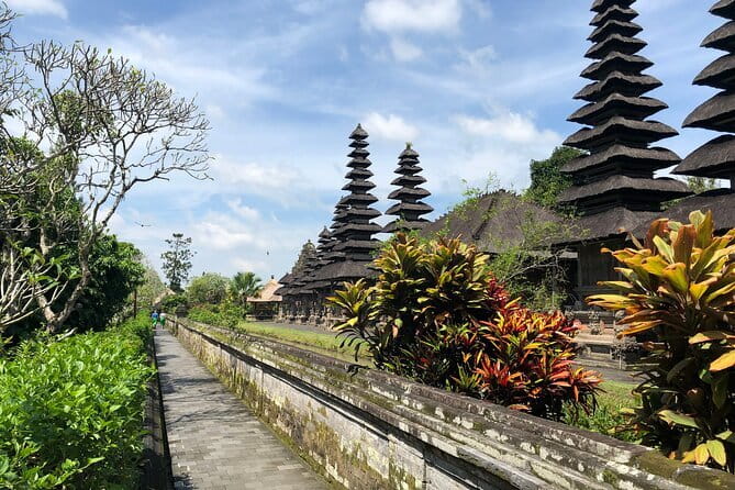 BALI INSTAGRAM TOURS; Handara Gate, Taman Ayun, & Ulundanu Temple - Who Should Consider This Tour?