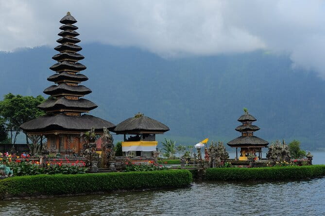BALI INSTAGRAM TOURS; Handara Gate, Taman Ayun, & Ulundanu Temple - The Sum Up: A Camera-Ready Day in Bali