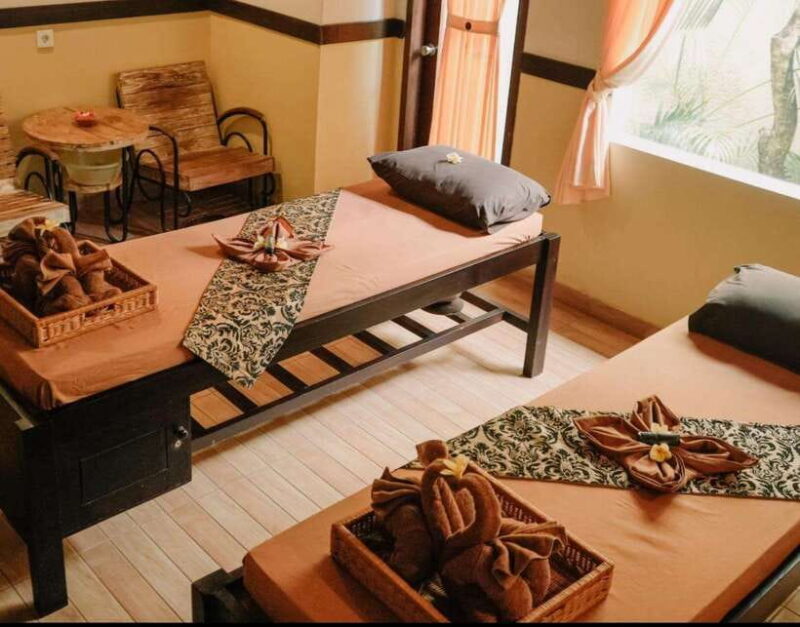 Bali: Jimbaran Bay Romantic Spa and Seafood Sunset Dinner - Key Points