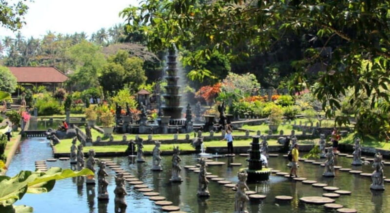 Bali: Lempuyang Temple, Tirta Gangga, and Goa Lawah Tour - FAQ
