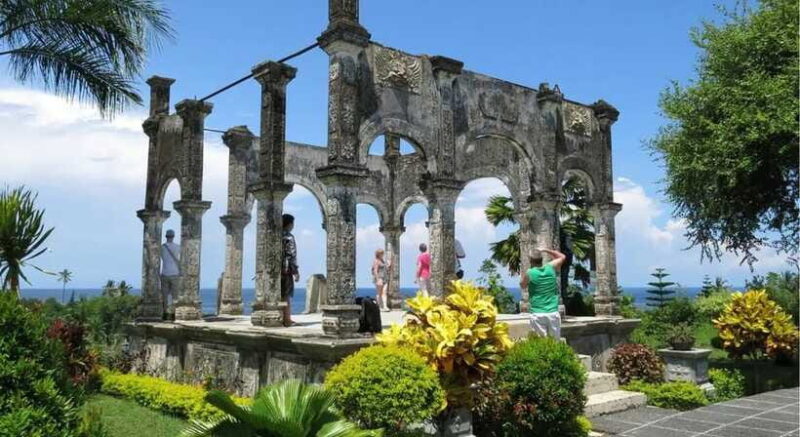 Bali: Lempuyang Temple, Tirta Gangga, and Taman Ujung Tour - Authentic Value for Travelers