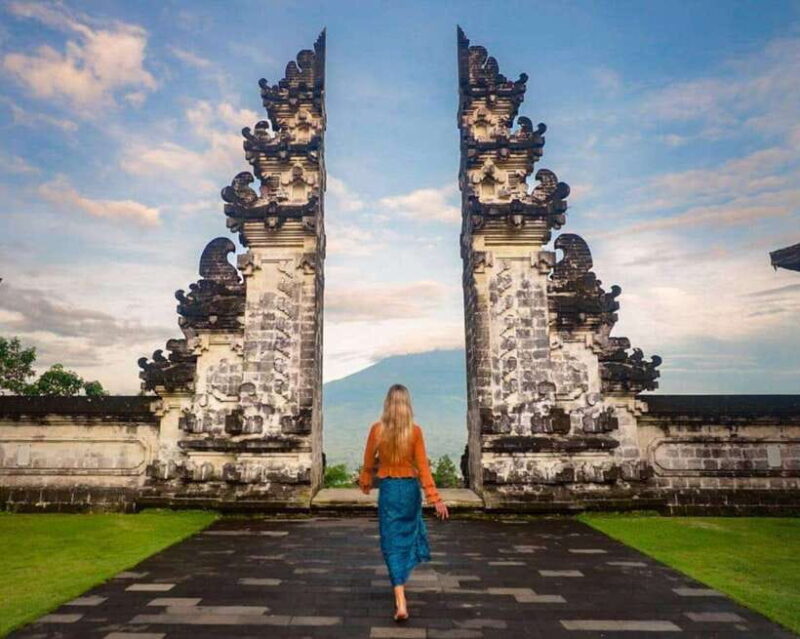 Bali: Lempuyang Temple, Tirta Gangga, and Taman Ujung Tour - Key Points