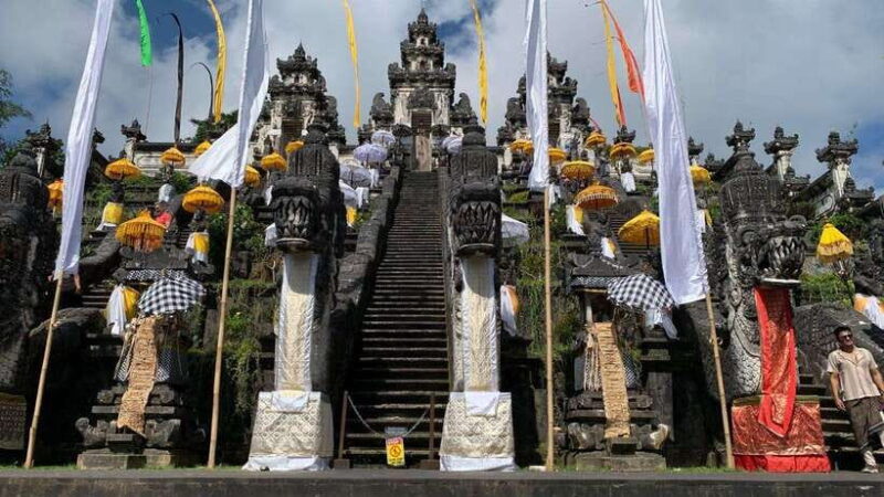 Bali: Lempuyang Temple, Tirta Gangga, and Temesi Waterfall - Key Points