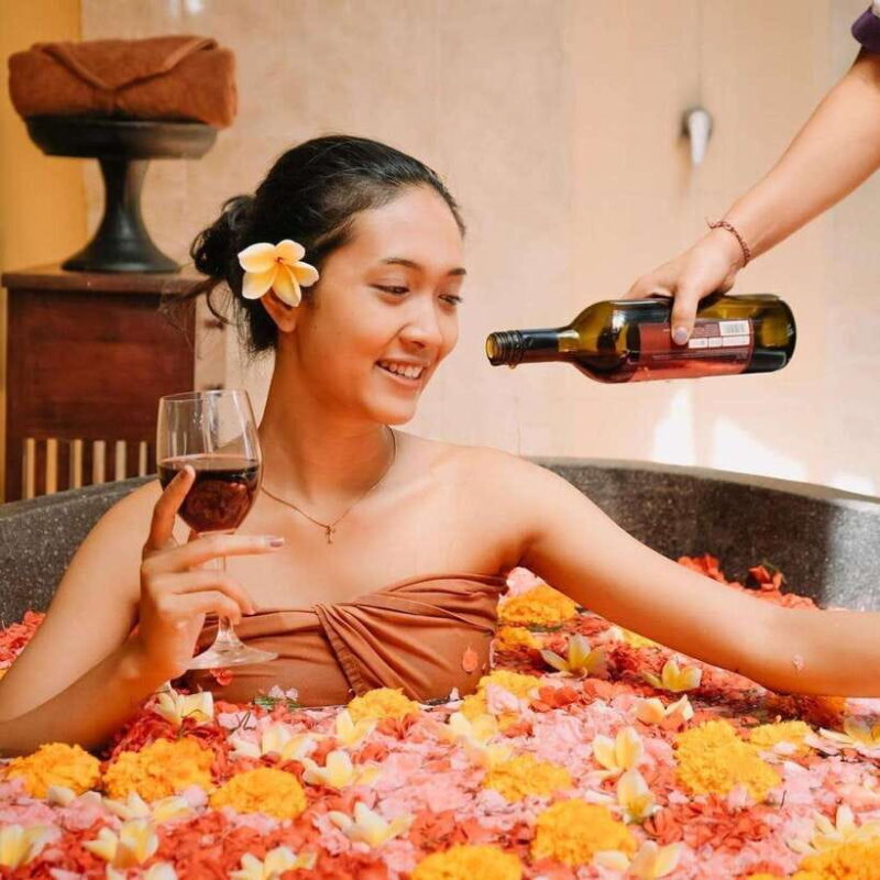 Bali: Luxury Spa Balinese Massage scrub Flower bath 2 Hour - The Spa Environment and Staff