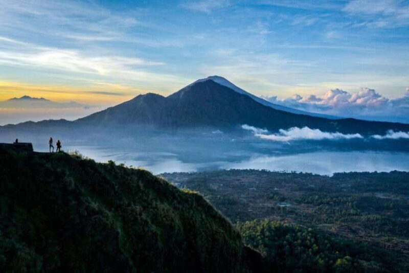 Bali: Mount Batur Sunrise Hiking with Breakfast & Guide Tour - Key Points