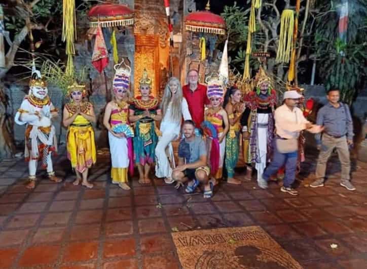 Bali : Padang Padang Beach , Kecak Dance & Jimbaran dinner - The Sum Up