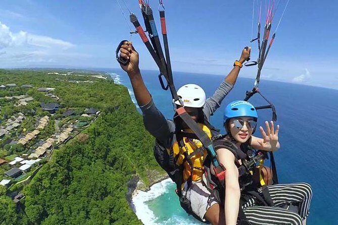 BALI PARAGLIDING Fly, Swing and Soaring above the sea with private transfer - Key Points