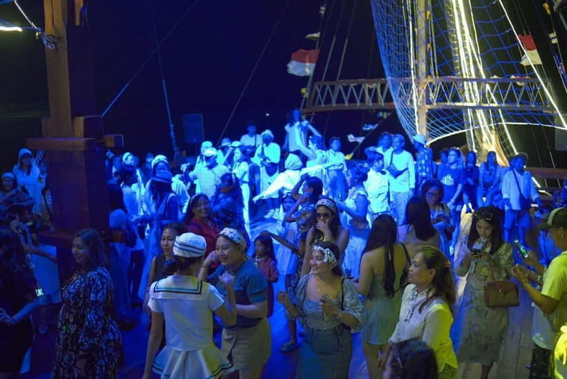 Bali: Phinisi Sunset Dinner Cruise with Entertainment - Who Will Love This Cruise?