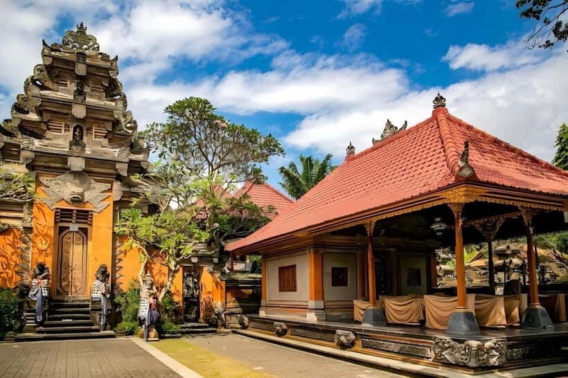 Bali: Safari Zoo and Ubud Palace and Market Day Tour - The Sum Up