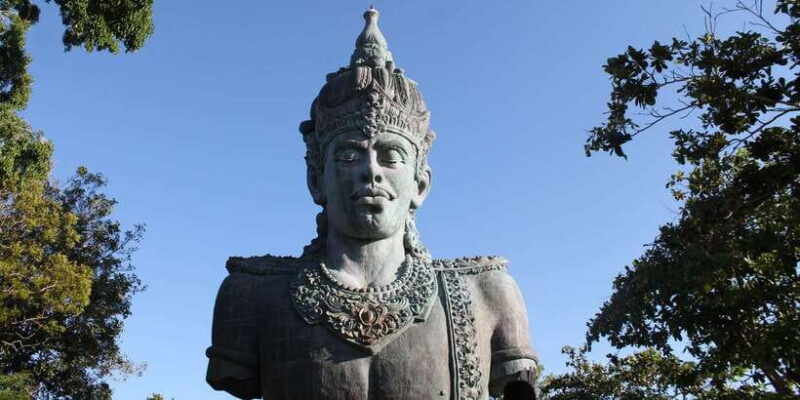 Bali: South Coast Uluwatu, Tanah Lot, and Jimbaran Day Trip - Transportation and Guide Quality: Why They Matter