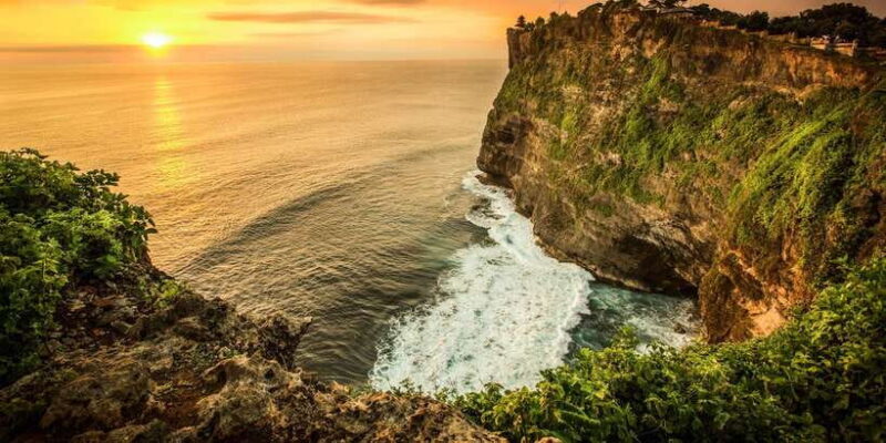 Bali Sunset: Uluwatu Temple, Kecak Dance and Jimbaran Bay - Cultural Highlight: The Kecak Fire Dance
