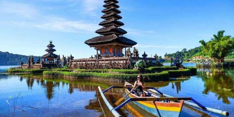 Bali: Tanah Lot, Jatiluwih Terrace, & Ulundanu Beratan Tour - Ulun Danu Beratan Temple: Serenity on Lake Beratan