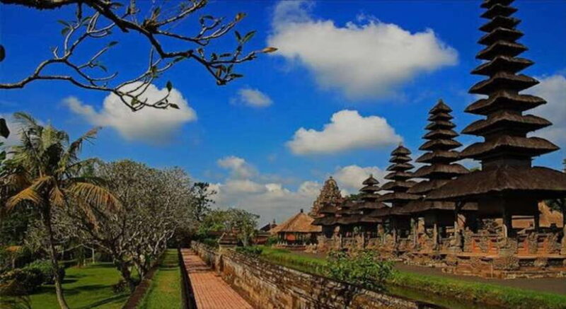 Bali: Tanah lot, Monkey Forest, Taman Ayun Sunset Tour - The Sum Up