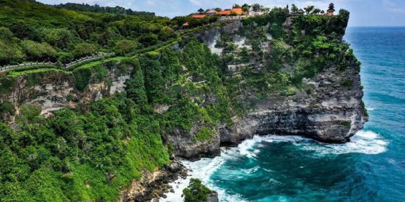 Bali : Tanah Lot, Padang-Padang & Sunset Uluwatu Temple - The Bottom Line