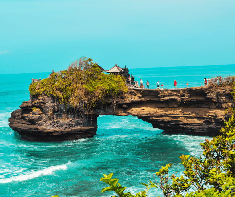 Bali: Tanah Lot, Rice Terrace, Ulun Danu & taman ayun temple - The Transportation Experience