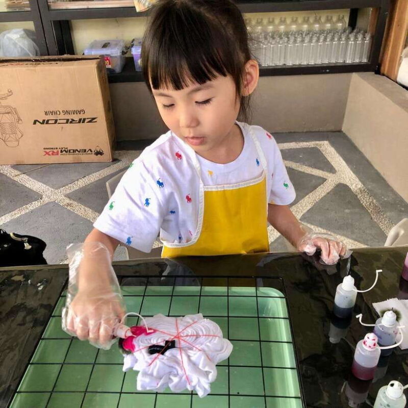 Bali: tie dye shirts, 5 minute curing process to take home. - Authenticity and Personal Touch