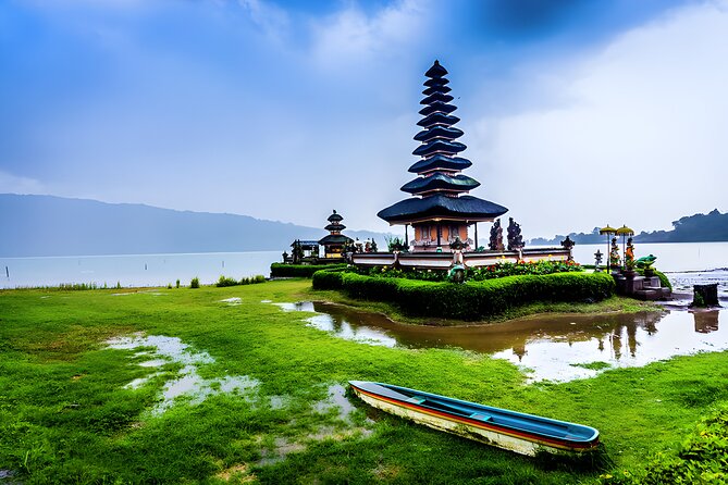 Bali Tour: Lake, Iconic Gate, Temple, Hot Spring and Rice Terrace - Transport and Logistics