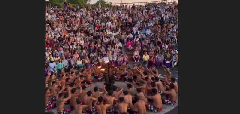 Bali: Tour Uluwatu Tample, Tanah lot Tample, Tanah Barak - Key Points