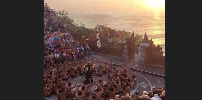 Bali: Tour Uluwatu Tample, Tanah lot Tample, Tanah Barak - What’s Included and What’s Not