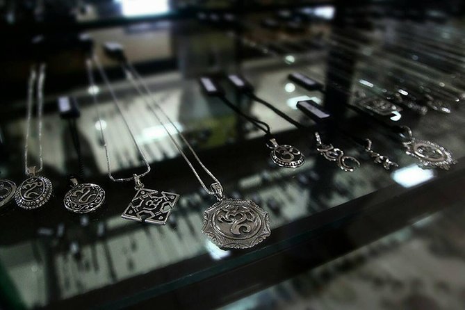 Bali Traditional Dance, Waterfall and Hindu temple with lunch - FAQ