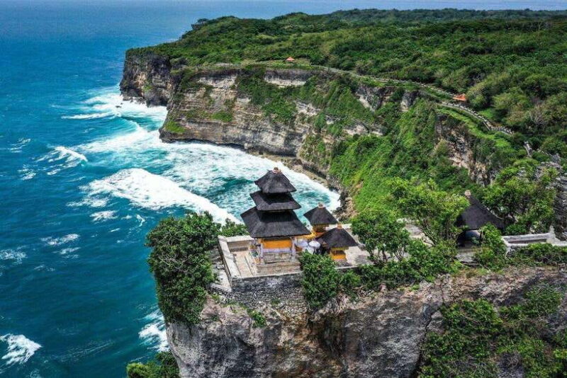 Bali: Waterbom Bali and Uluwatu Temple Tour with Kecak Dance - How the Day Unfolds