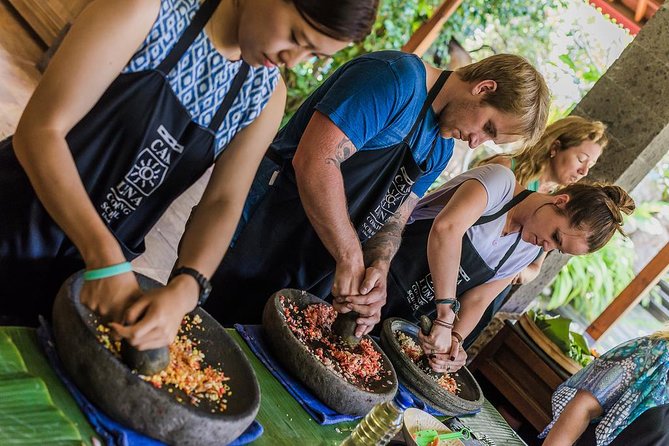 Balinese Cooking class with traditional morning market visit - Key Points