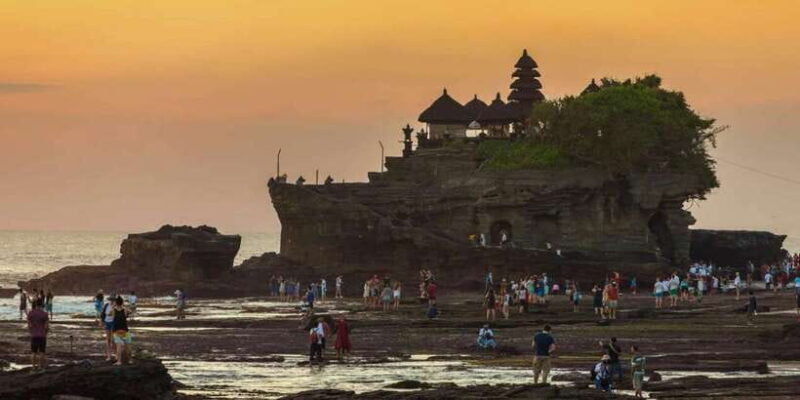 Bali's Golden Embrace: Dazzling Tanah Lot Sunset Expedition - What Sets This Tour Apart