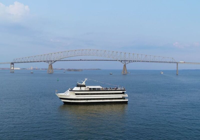 Baltimore: Thanksgiving Day Lunch Cruise - Key Points