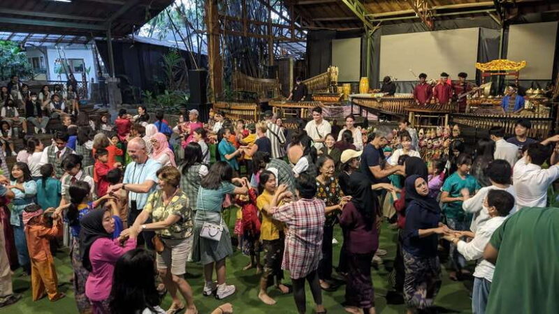 Bandung: Tangkuban Parahu Volcano & Surrounding Areas Tour - FAQs