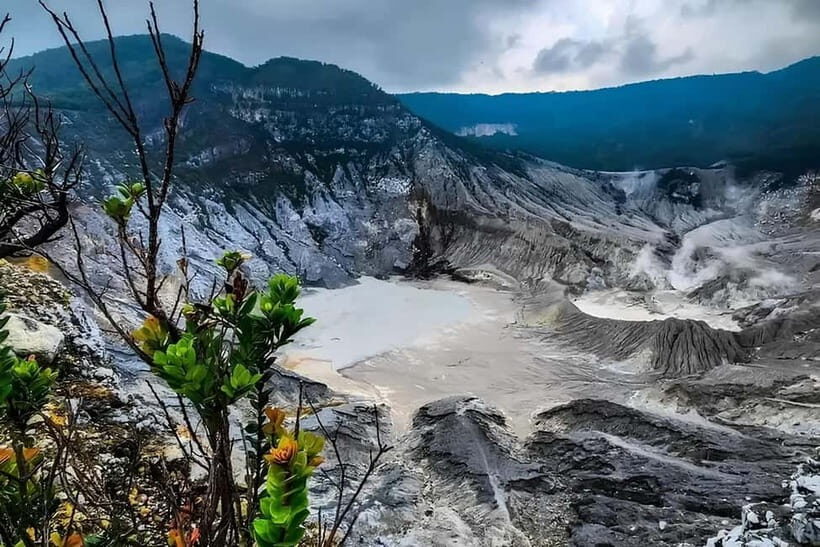 Bandung: Tangkuban Perahu Volcano Tours - Exploring the Volcanic Heart of Java