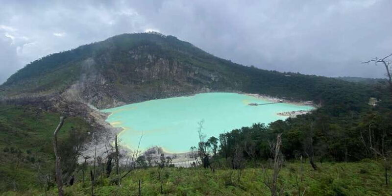 Bandung: Volcano, Hot Spring, Mud Bath & Tea plantation - Additional Attractions: Strawberry Fields and Gokart Fun