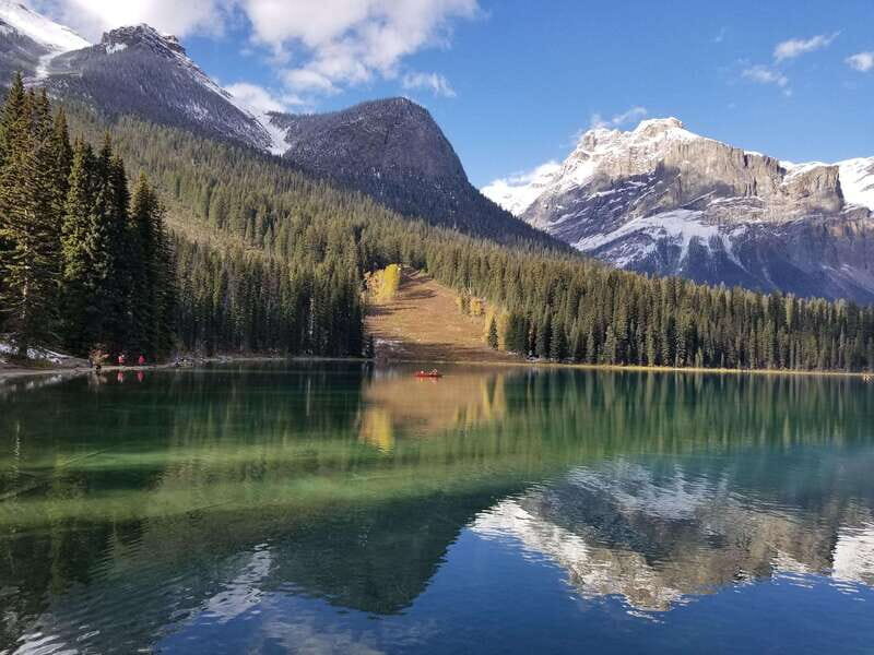 Banff/Calgary: Lake Louise, Moraine Lake and Emerald Lake - Exploring the Highlights