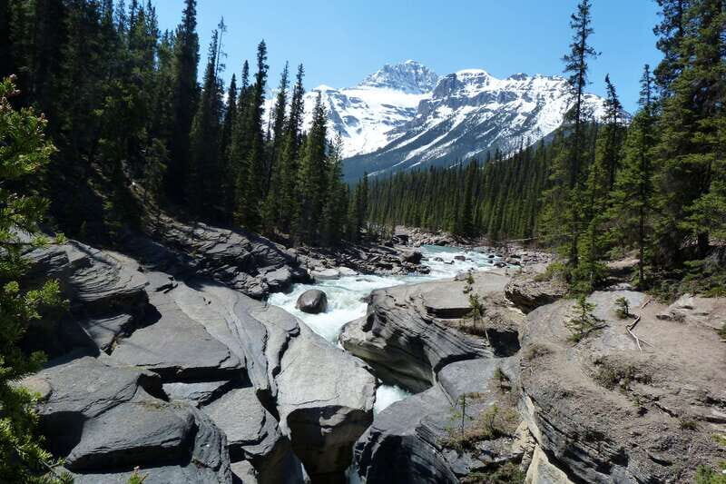 Banff: Experience Moraine, Louise & Peyto Lakes (2 Days) - FAQ