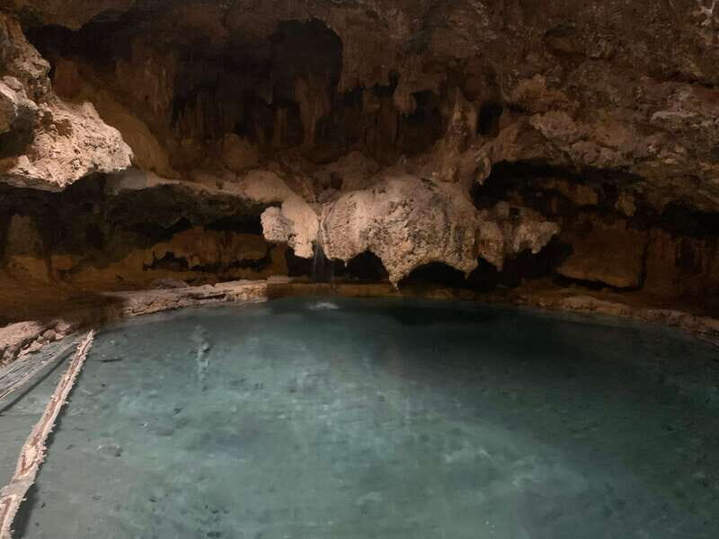 Banff: Gondola Cave Basin, Johnston Canyon & Lake Minnewanka - Lunch and Shopping in Banff