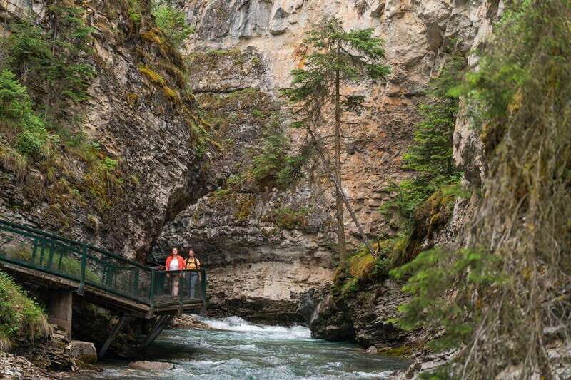 Banff: Gondola Ticket and Johnston Canyon Hiking Tour - Key Points