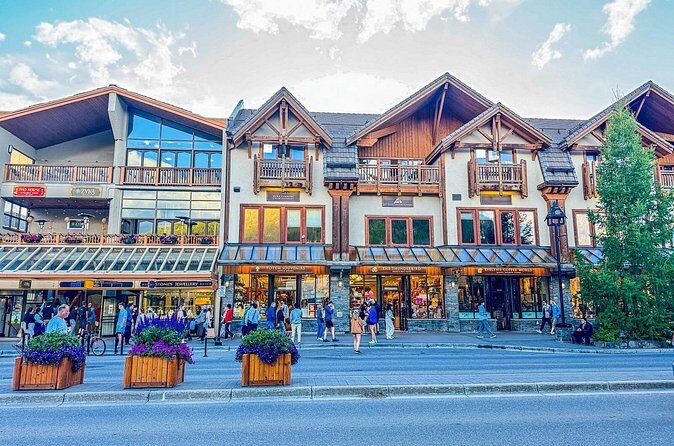 Banff Highlights Tour Louise, Johnston and Minnewanka Shared Tour - Who Will Love This Tour?
