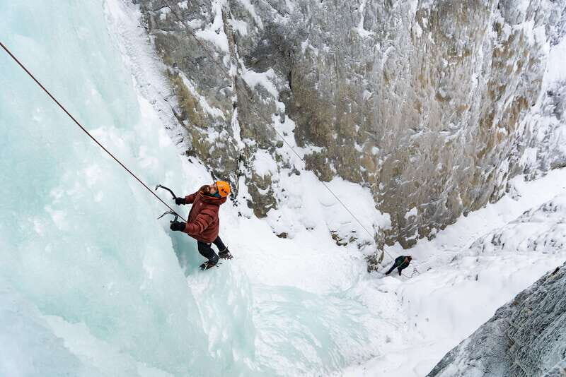 Banff: Introduction to Ice Climbing for Beginners - An Introduction to Ice Climbing in Banff