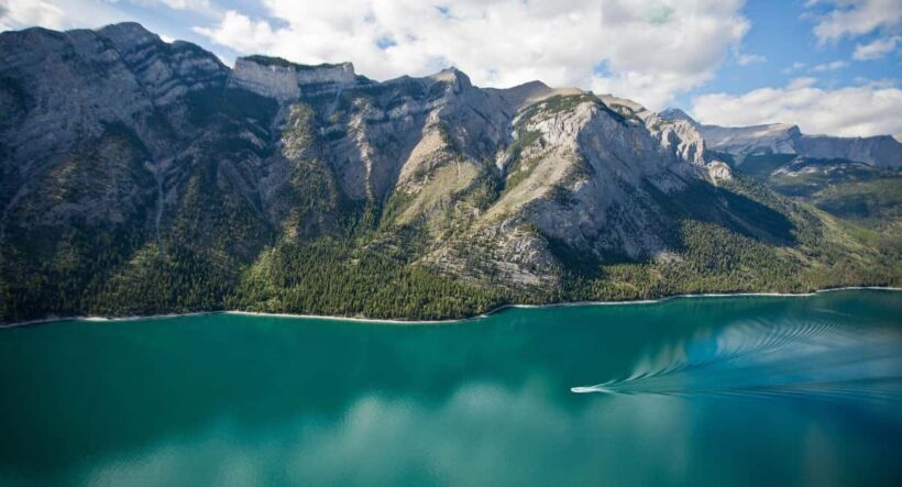 Banff: Lake Louise, Emerald Lake, and Moraine Lake Tour - Key Points