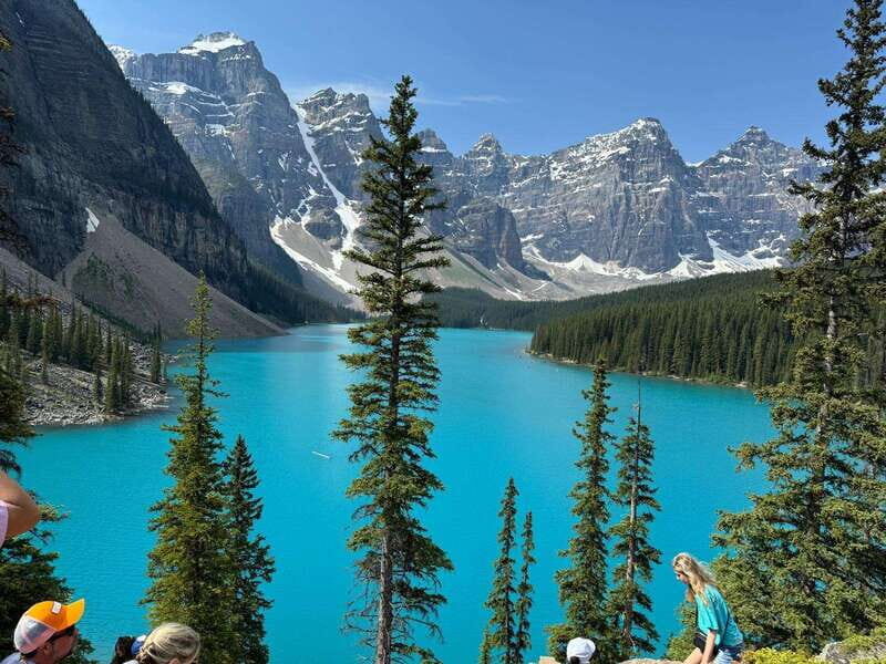 Banff. Moraine, Lake Louise ,Emerald & Johnston Canyon tour - An In-Depth Look at the Tour Experience