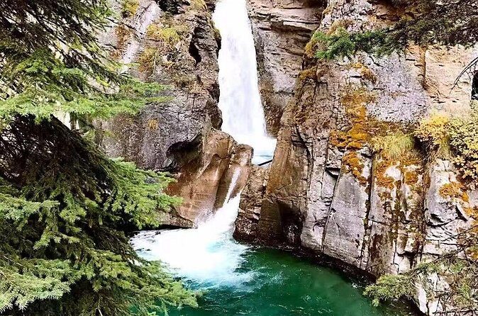 Banff National Park Group Bus Tour Experience - The Sum Up