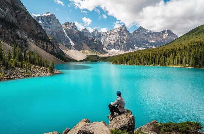 Banff National Park Tour Lake Louise and Moraine Lake by coach - The Experience: What Travelers Can Expect