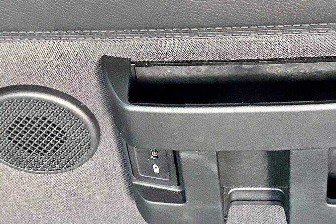 Banff to Calgary YYC Airport Private Shuttle - Key Points