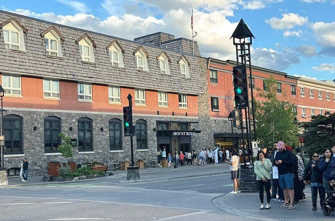 Banff to YYC Airport Shared Shuttle Service - Who Should Consider This Shuttle?